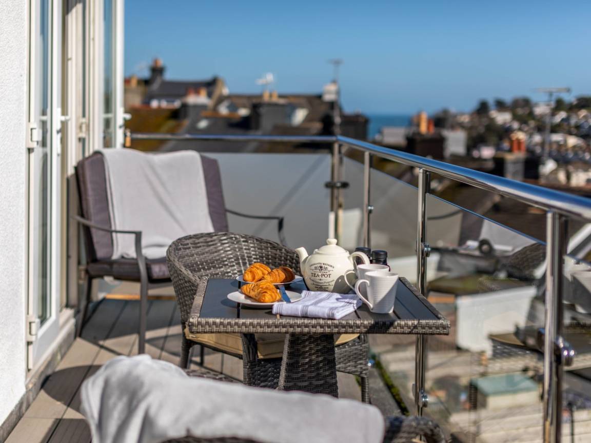 Cottage ∙ 2 Bedrooms ∙ 4 Guests - Paignton