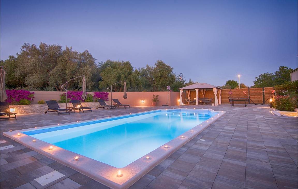 200 M² Maison De Vacances ∙ 5 Chambres ∙ 14 Personnes - Zadar