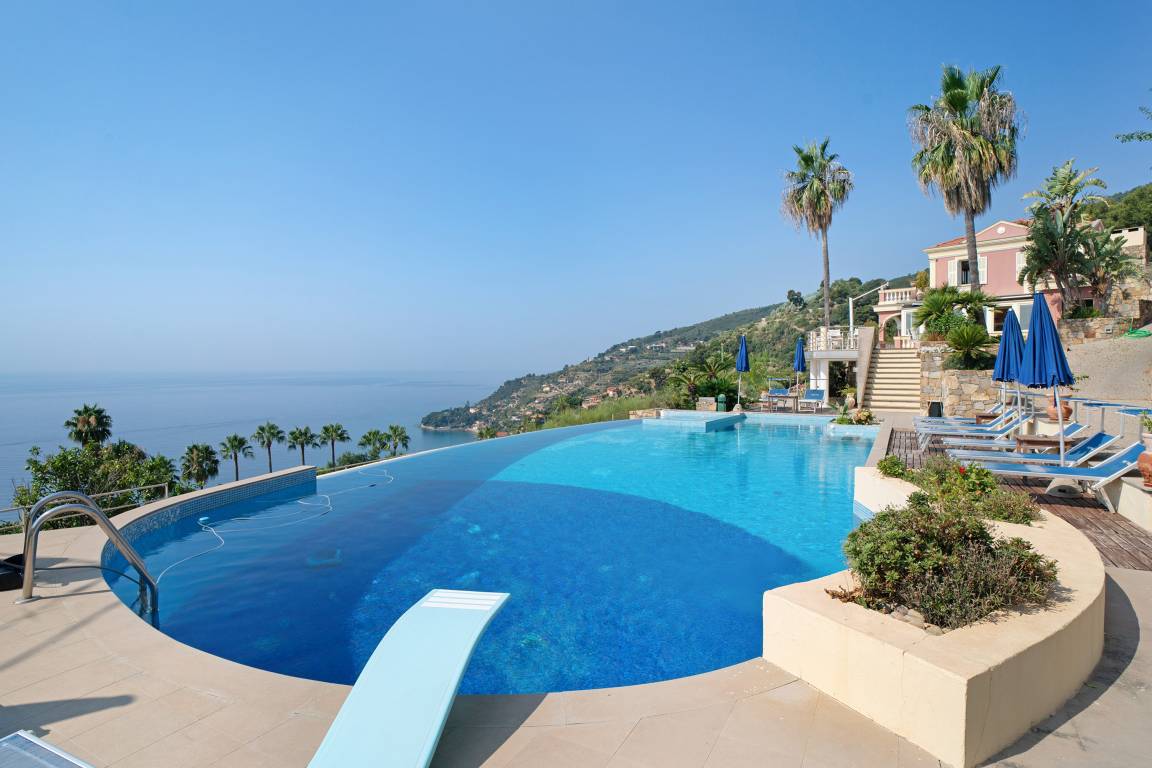 800 M² Villa ∙ 8 Schlafzimmer ∙ 16 Gäste - Bordighera