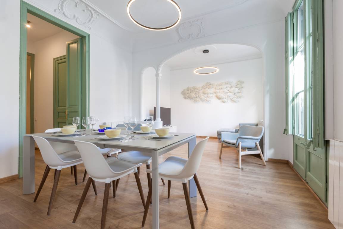 105 M² Apartamento ∙ 3 Habitaciones ∙ 6 Huéspedes - Barcelona