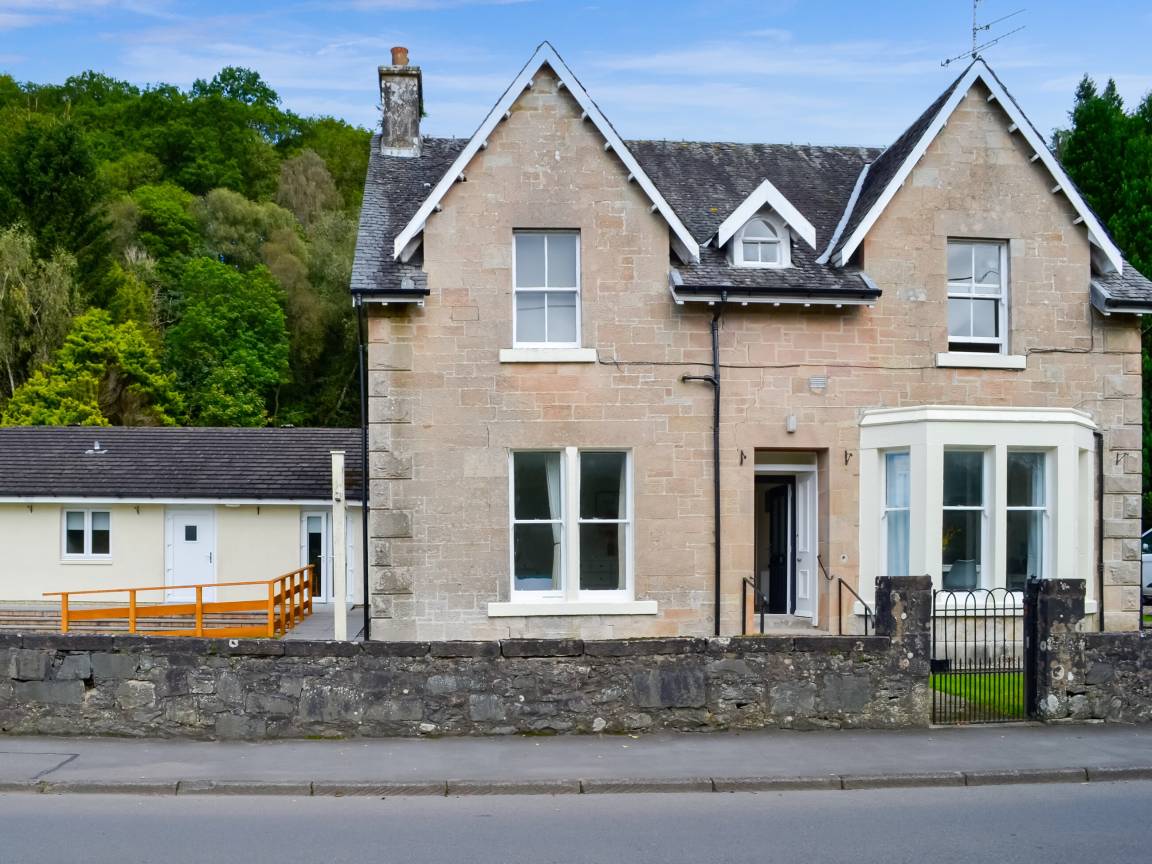Cottage ∙ 2 Bedrooms ∙ 4 Guests - Lake Of Menteith