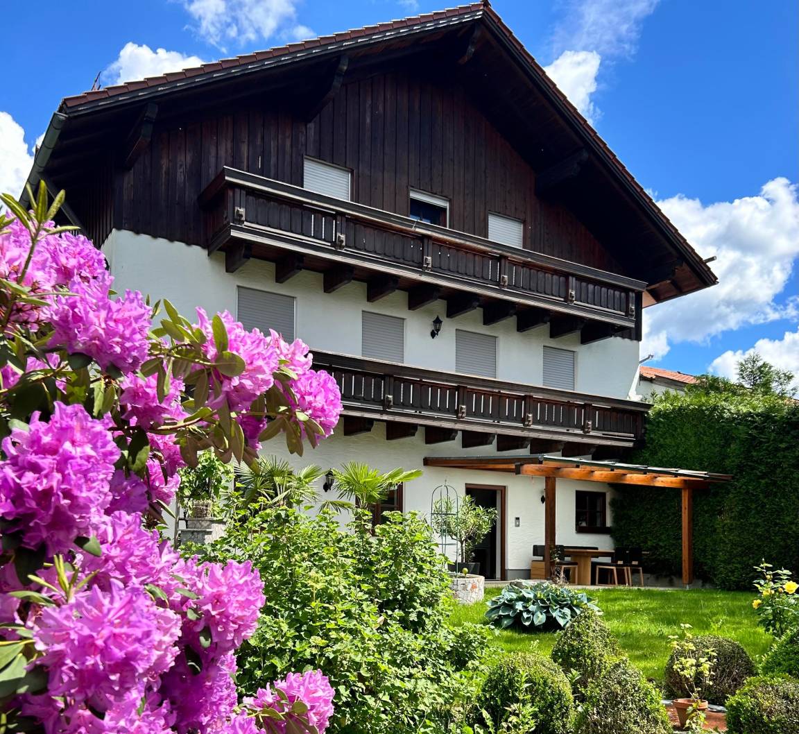 140 M² Chalet ∙ 2 Bedrooms ∙ 8 Guests - Bodenmais