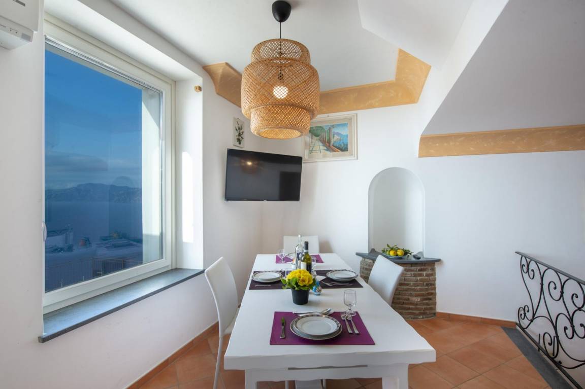 100 M² Apartment ∙ 3 Bedrooms ∙ 8 Guests - Positano