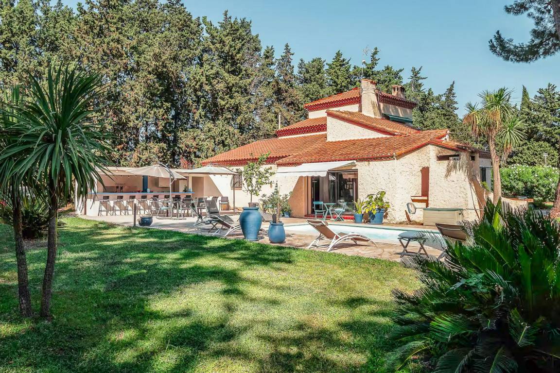 200 M² Maison De Vacances ∙ 4 Chambres ∙ 8 Personnes - Perpignan