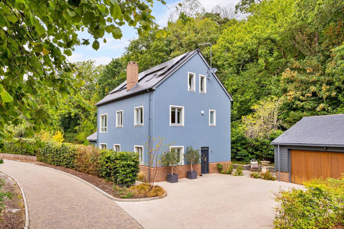 190 M² House ∙ 4 Bedrooms ∙ 8 Guests - Royal Tunbridge Wells