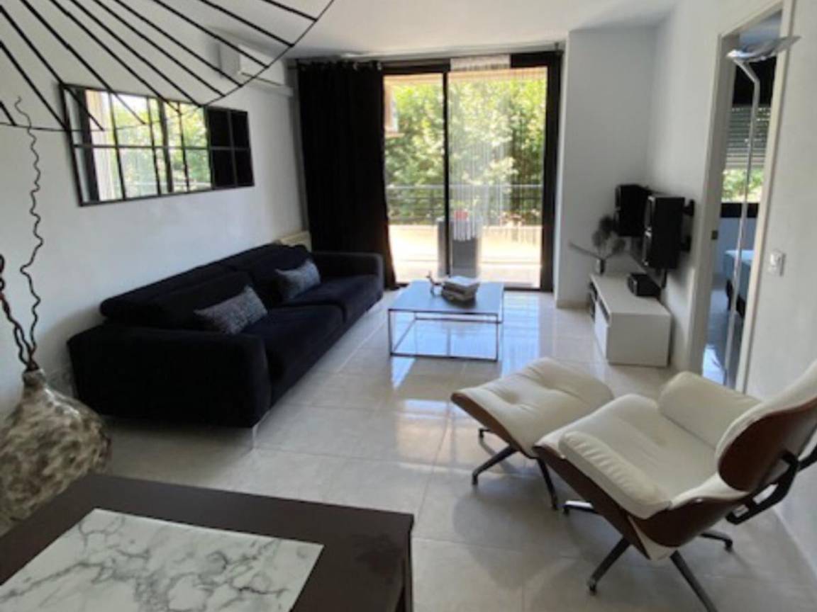 90 M² Apartamento ∙ 3 Habitaciones ∙ 6 Huéspedes - Calella