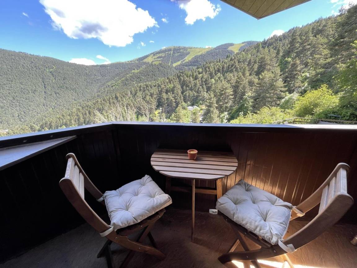 70 M² Apartment ∙ 2 Bedrooms ∙ 4 Guests - Alp, Catalonia