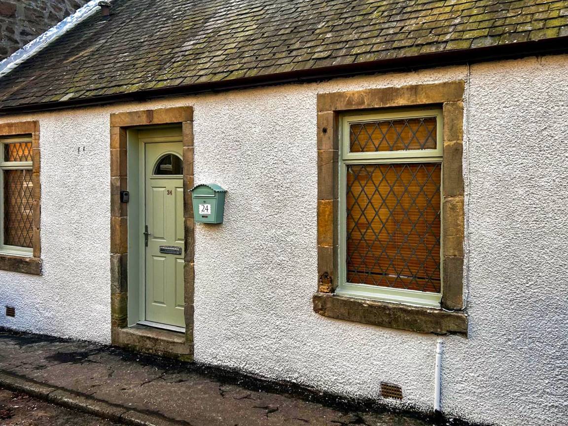 Cottage ∙ 2 Bedrooms ∙ 4 Guests - Ardrossan