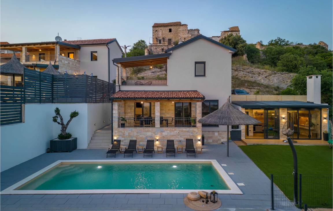 110 M² House ∙ 3 Bedrooms ∙ 7 Guests - Benkovac