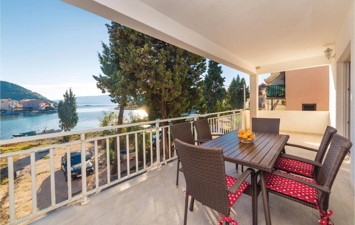 60 M² Apartment ∙ 2 Bedrooms ∙ 4 Guests - Ploče