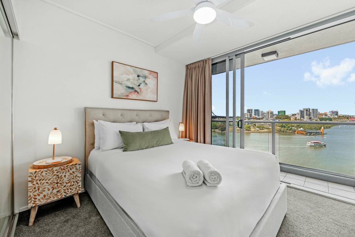 Apartment ∙ 2 Bedrooms ∙ 4 Guests - Spring Hill