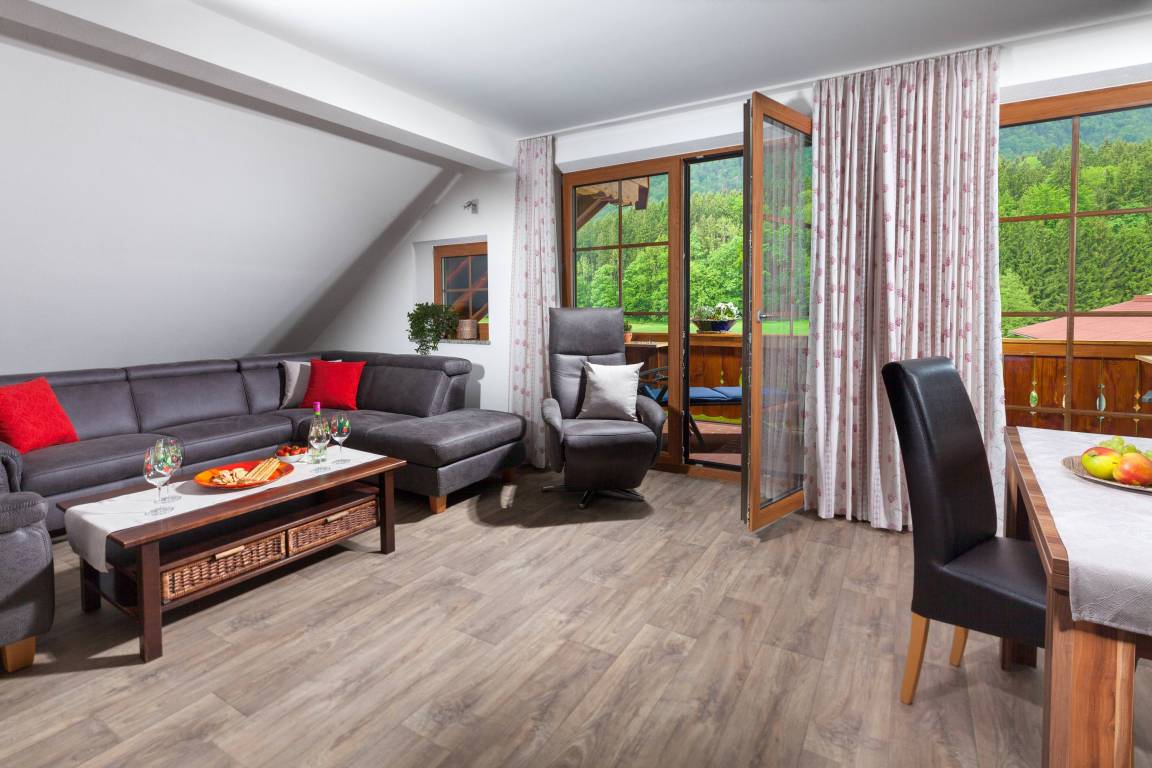 92 M² Ferienwohnung ∙ 2 Schlafzimmer ∙ 4 Gäste - Piding