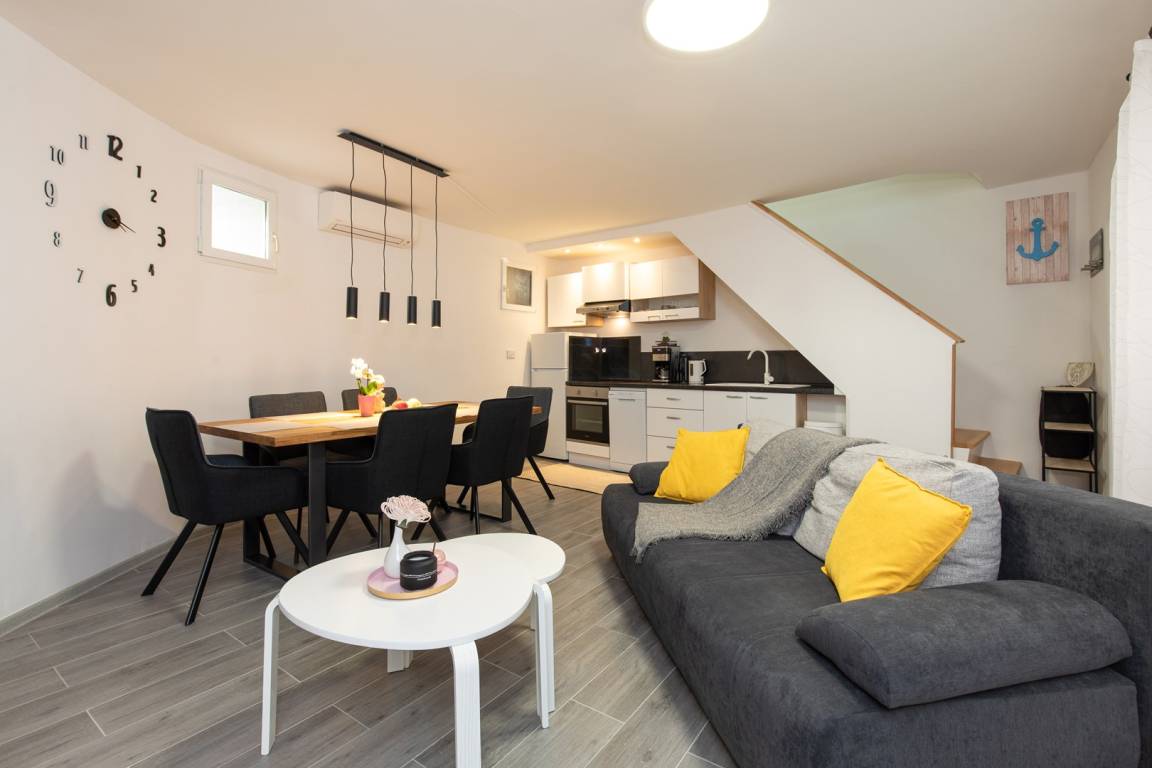 90 M² Ferienhaus ∙ 2 Schlafzimmer ∙ 4 Gäste - Baška