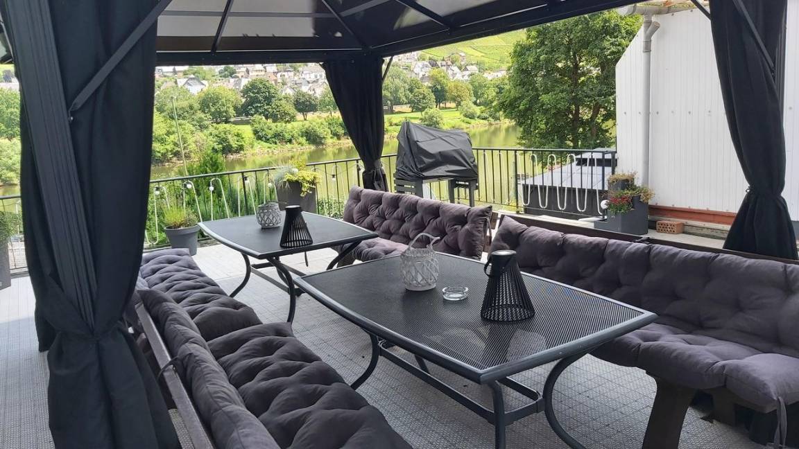 150 M² Ferienhaus ∙ 5 Schlafzimmer ∙ 8 Gäste - Kröv