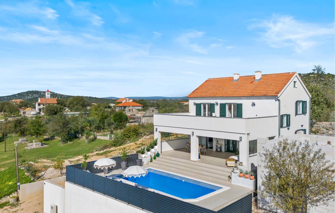105 M² Ferienhaus ∙ 4 Schlafzimmer ∙ 8 Gäste - Pirovac