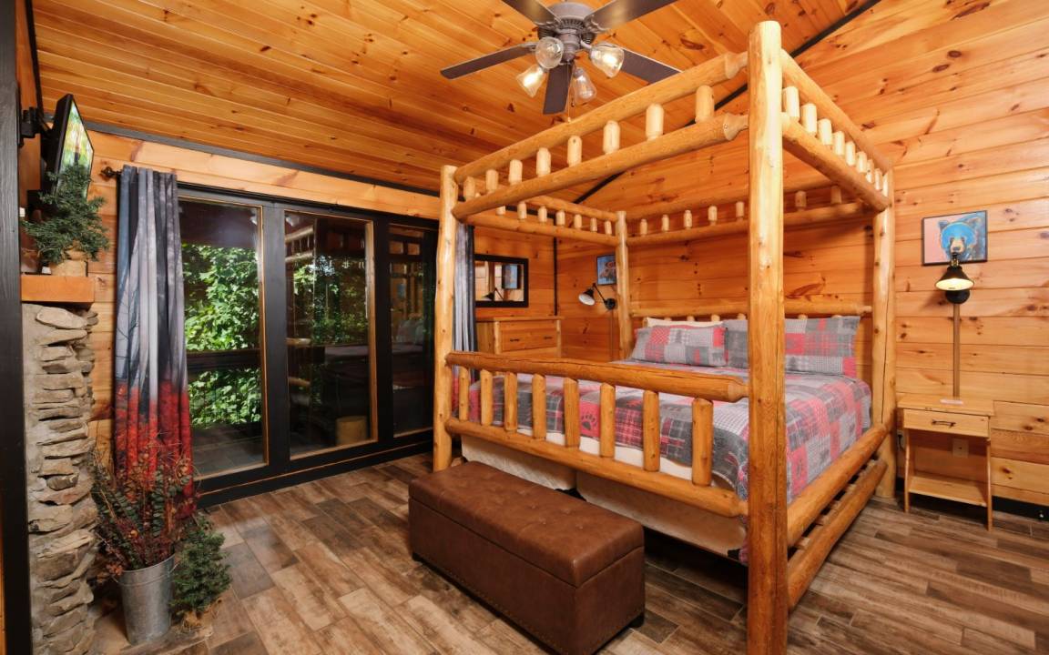 161 M² Cabin ∙ 2 Bedrooms ∙ 8 Guests - Gatlinburg, TN