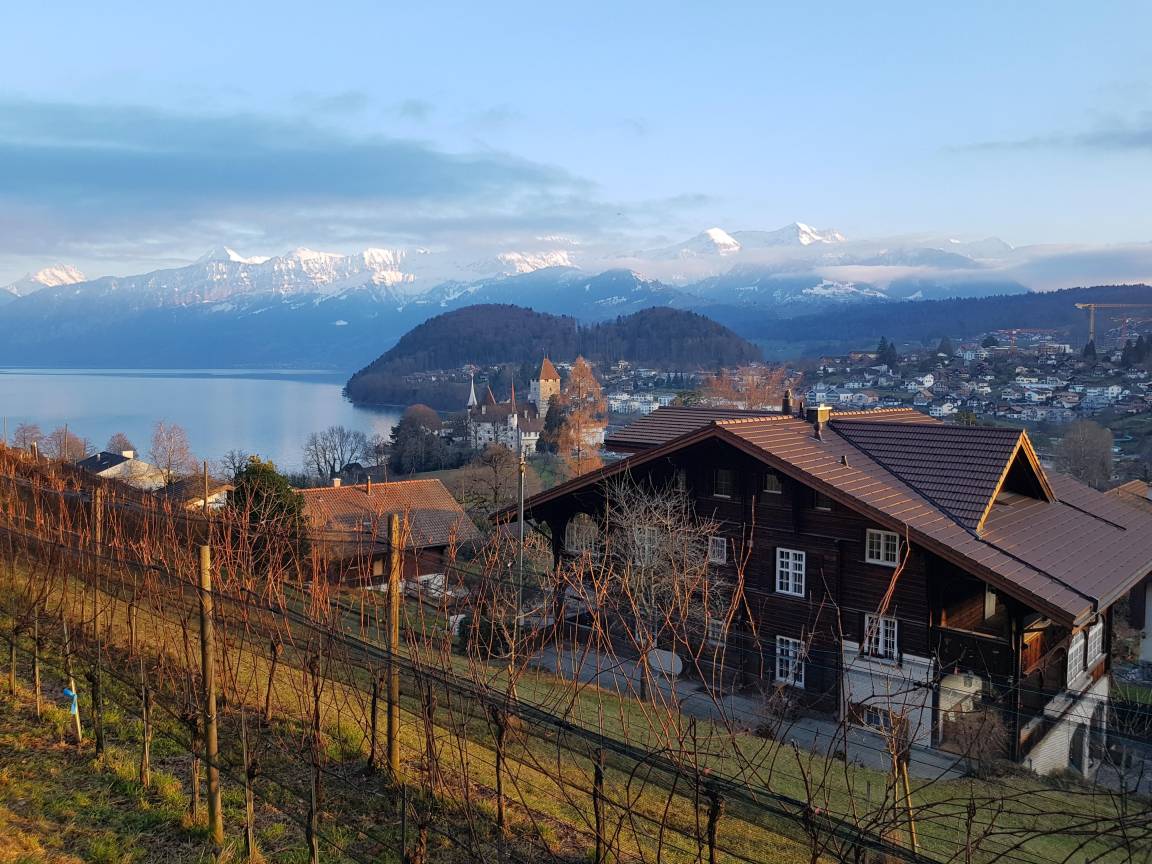 128 M² Apartment ∙ 2 Bedrooms ∙ 4 Guests - Thun