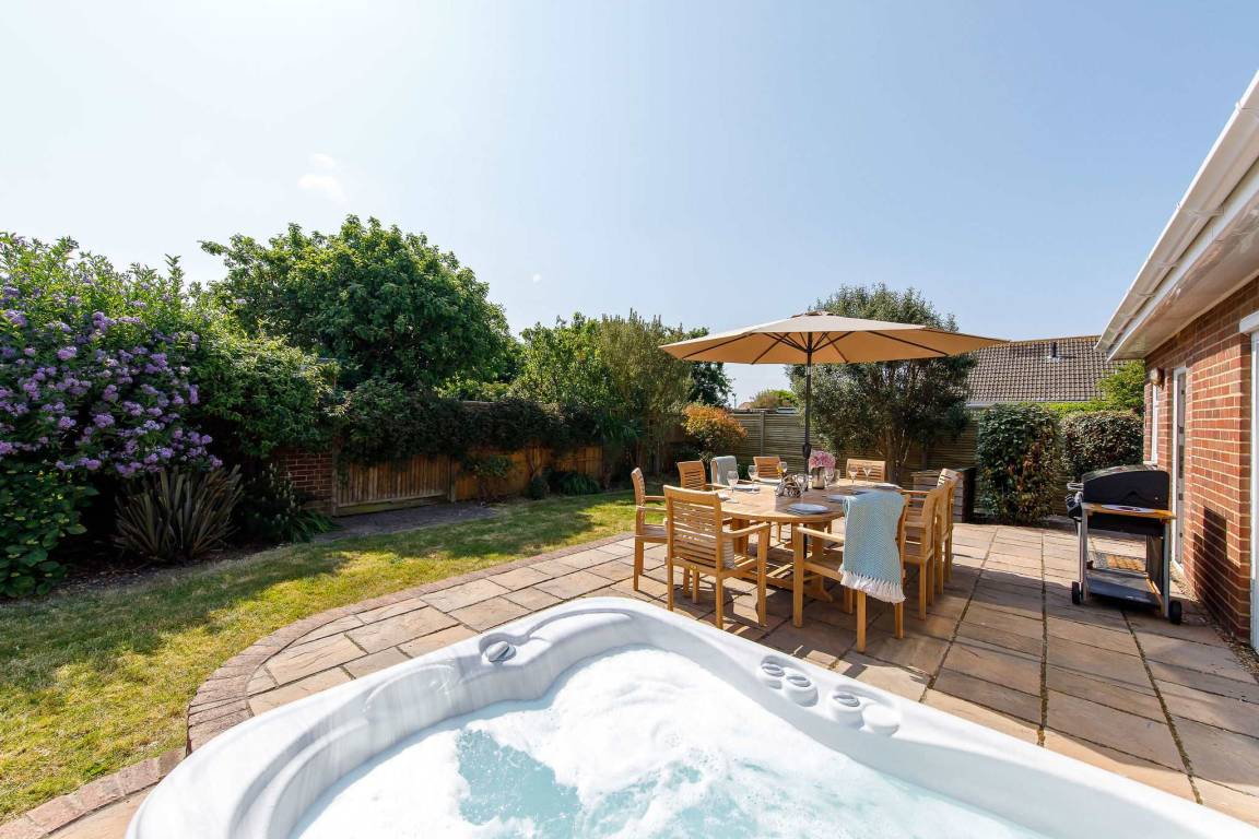 204 M² House ∙ 4 Bedrooms ∙ 10 Guests - West Wittering