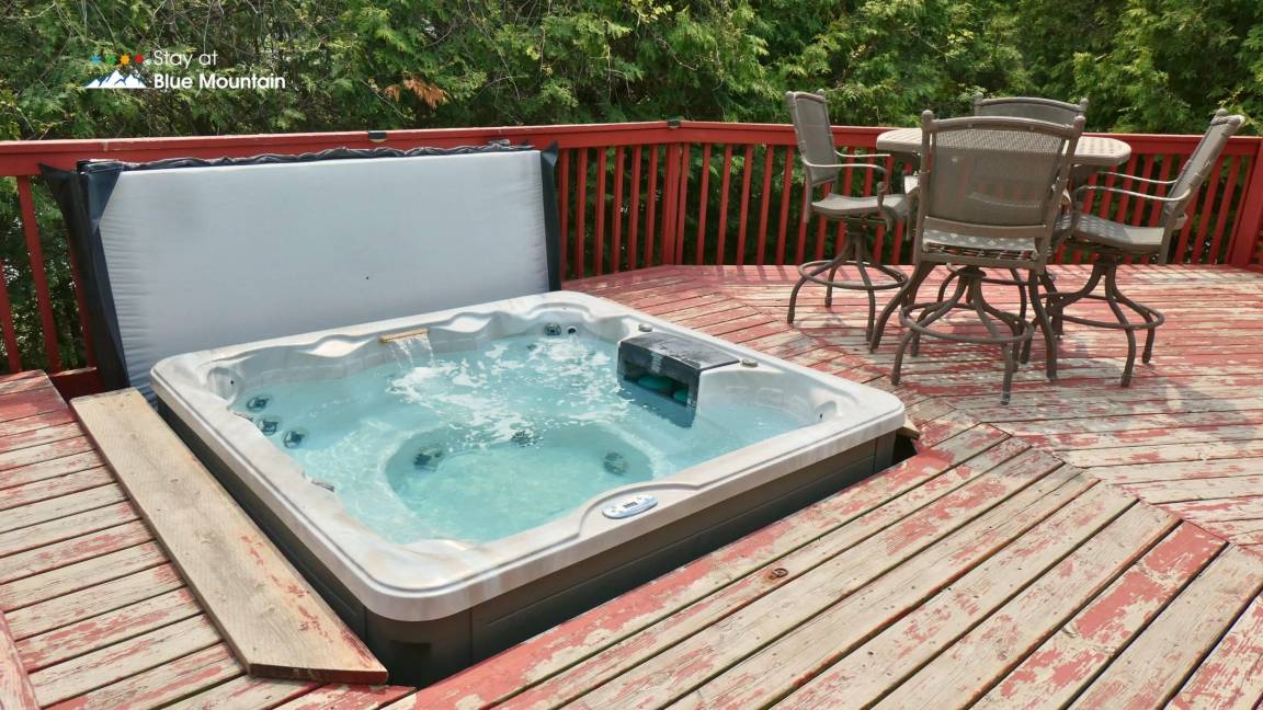 House ∙ 5 Bedrooms ∙ 13 Guests - Ontario