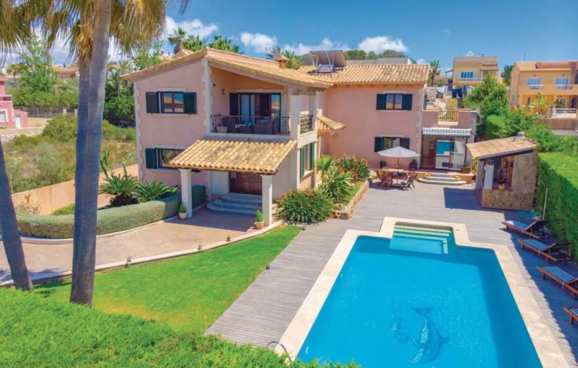 420 M² Villa ∙ 4 Habitaciones ∙ 8 Huéspedes - El Arenal