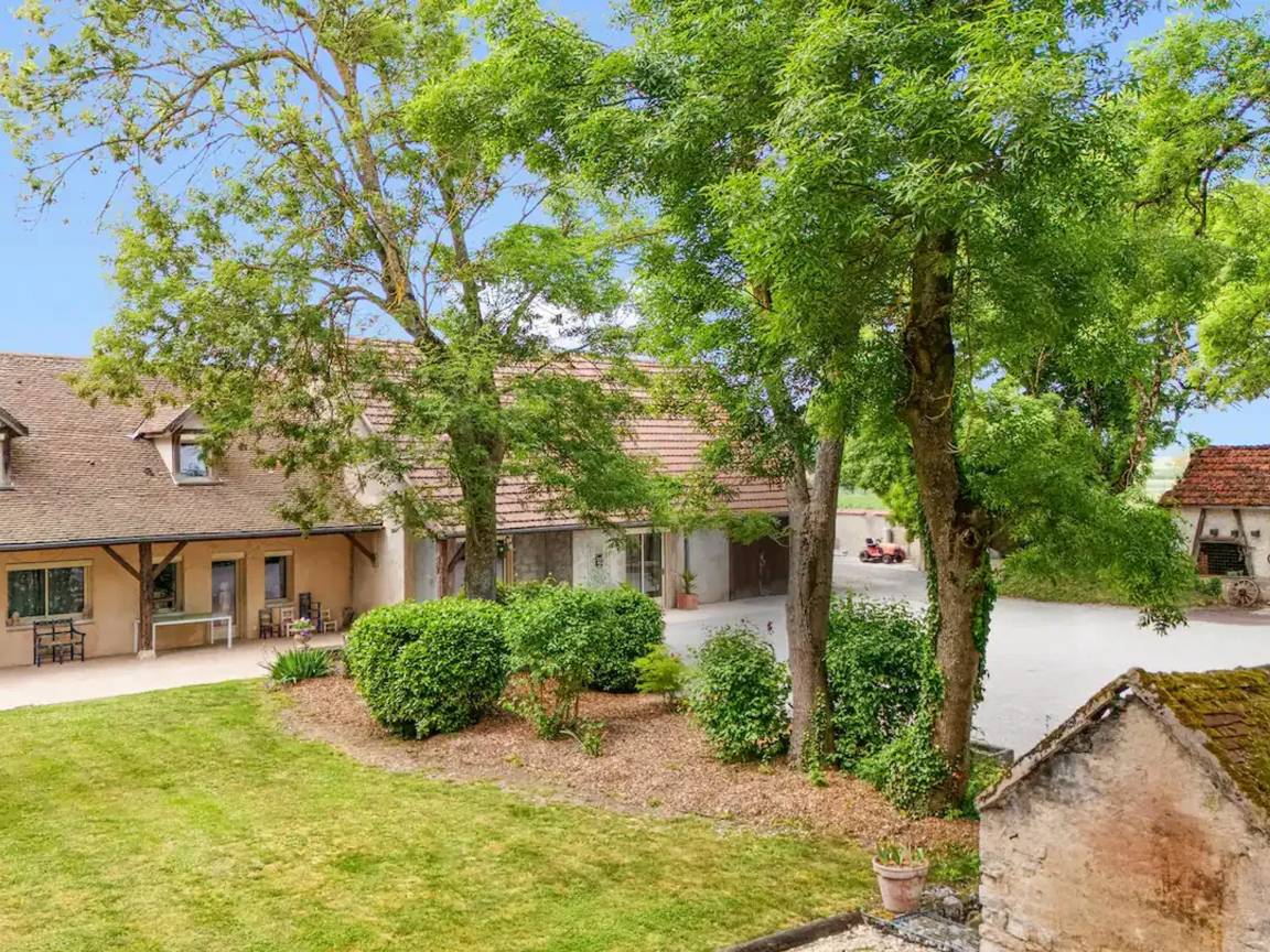 200 M² Cottage ∙ 4 Chambres ∙ 10 Personnes - Beaune
