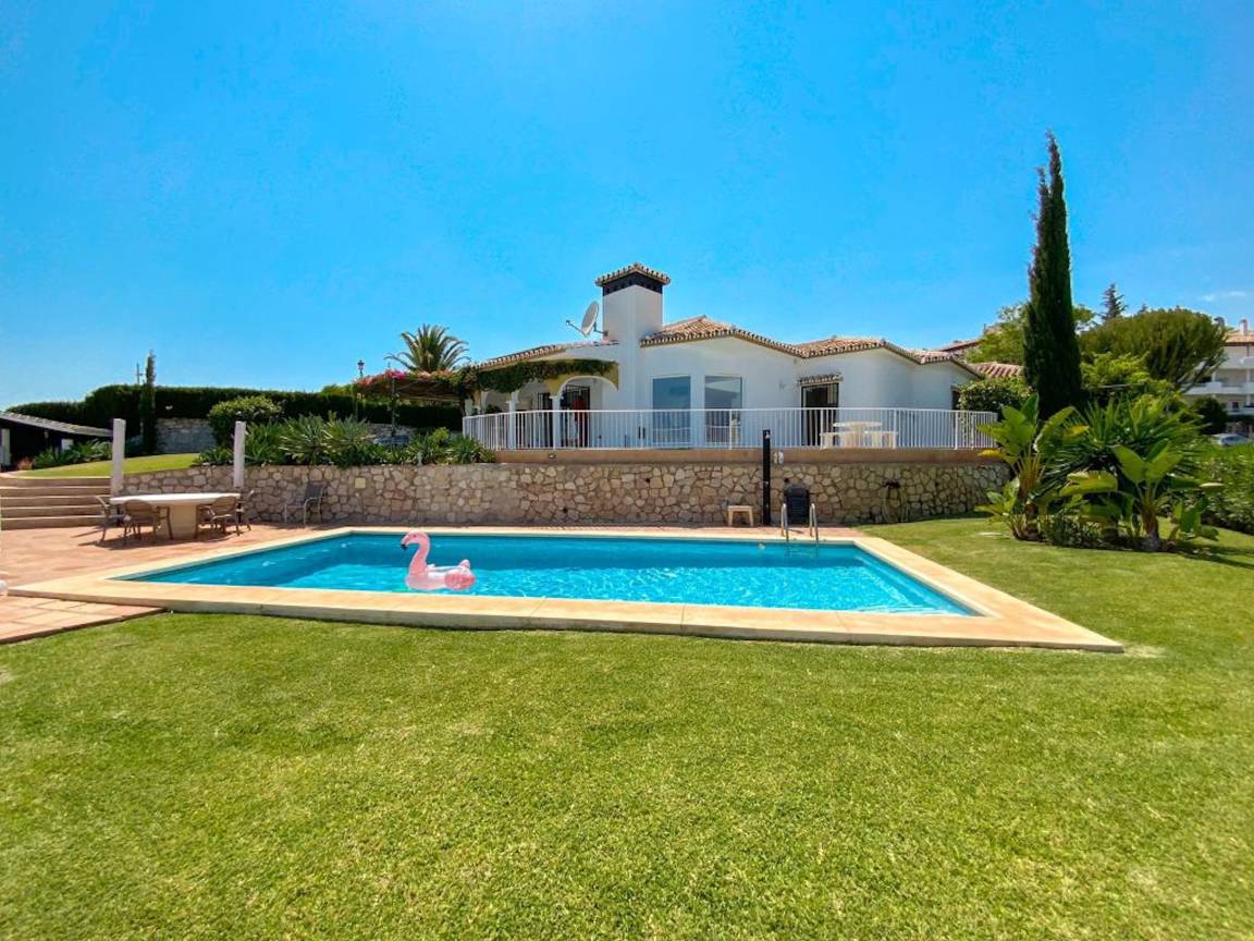 150 M² Villa ∙ 4 Chambres ∙ 10 Personnes - Fuengirola