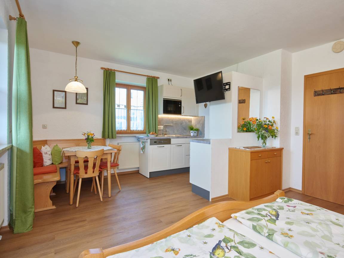 32 M² Ferienwohnung ∙ 2 Gäste - Vogtareuth