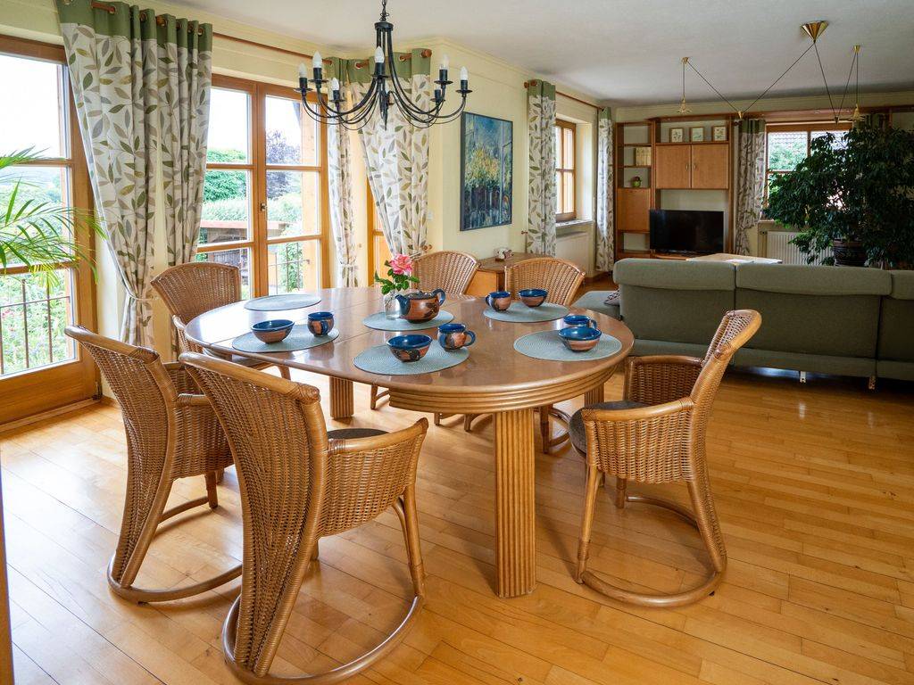 120 M² Apartment ∙ 2 Bedrooms ∙ 6 Guests - Bayreuth