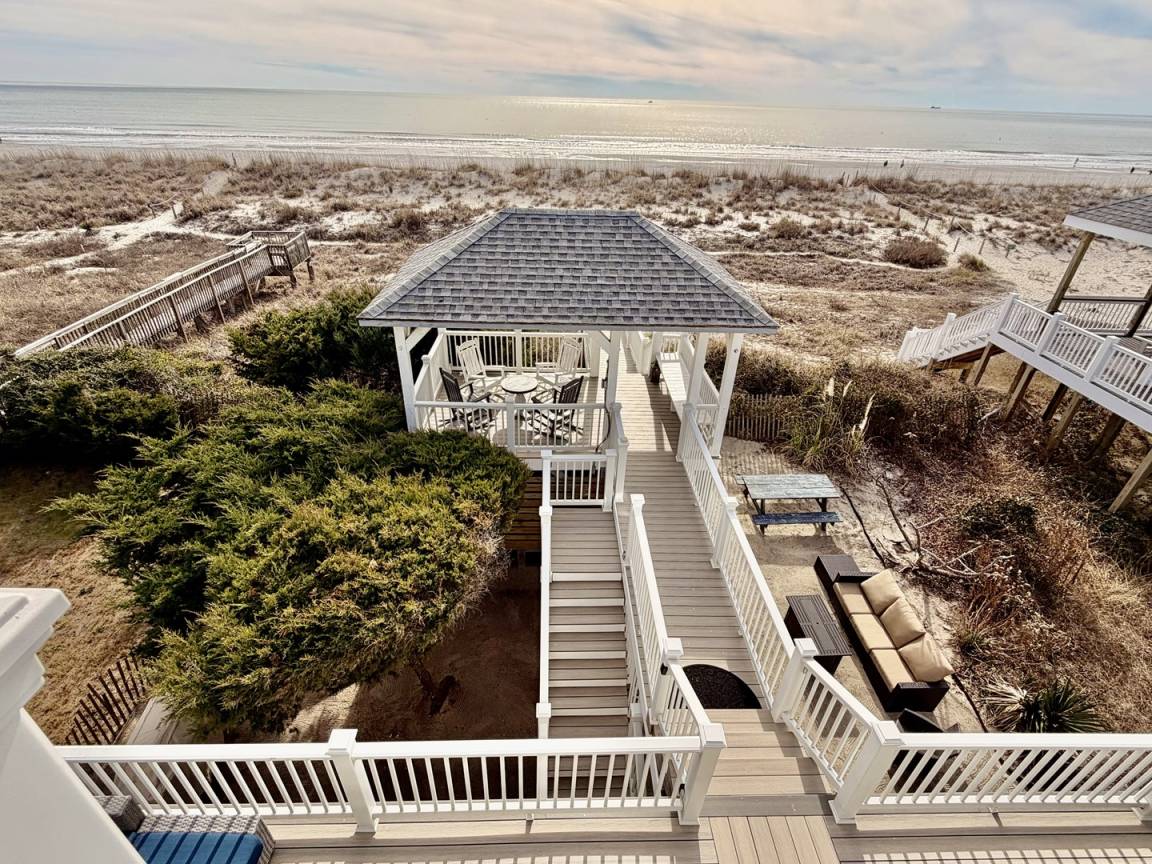 Casa ∙ 4 Habitaciones ∙ 14 Huéspedes - Oak Island, NC