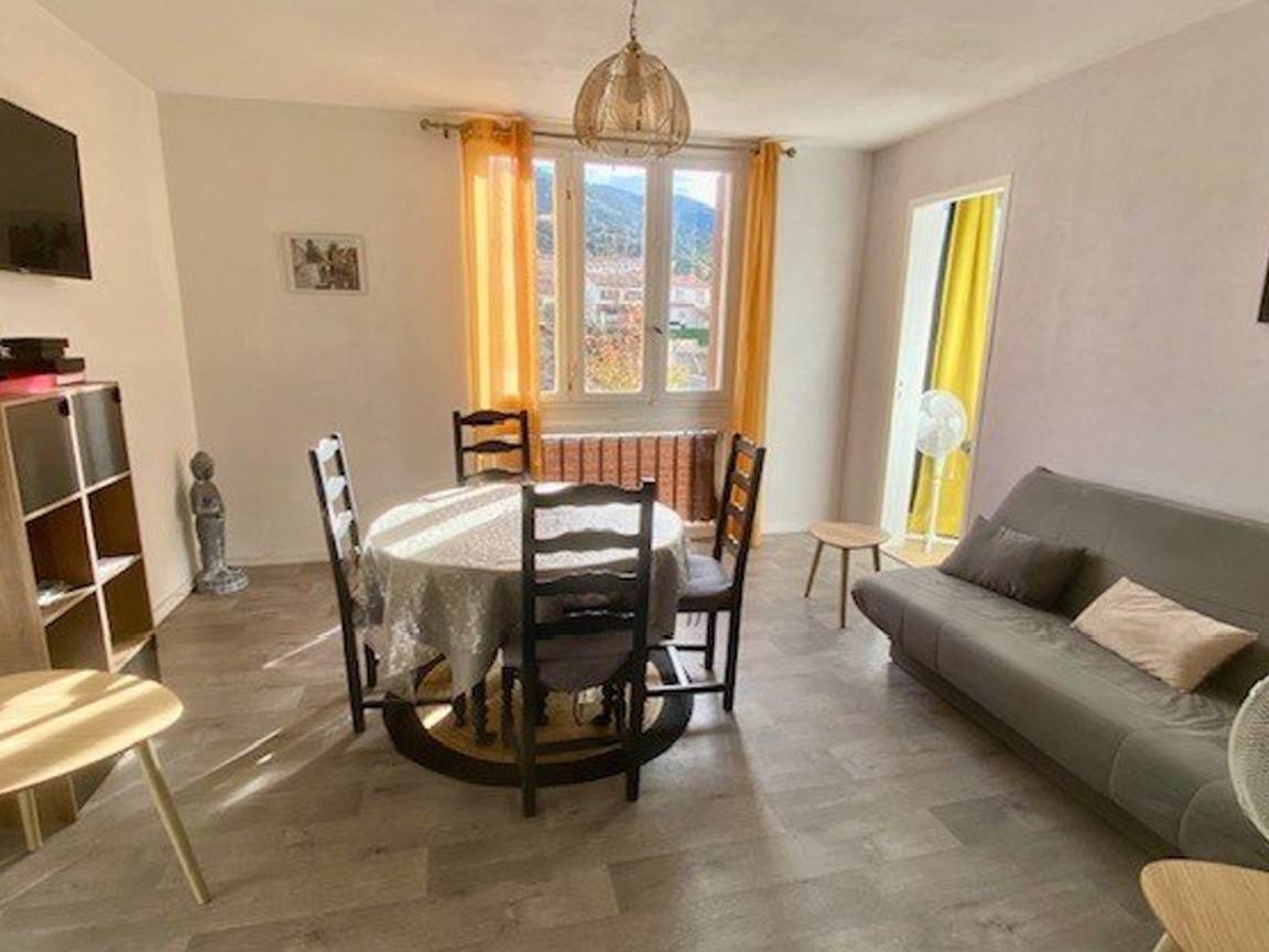 61 M² Apartment ∙ 4 Bedrooms ∙ 4 Guests - Céret