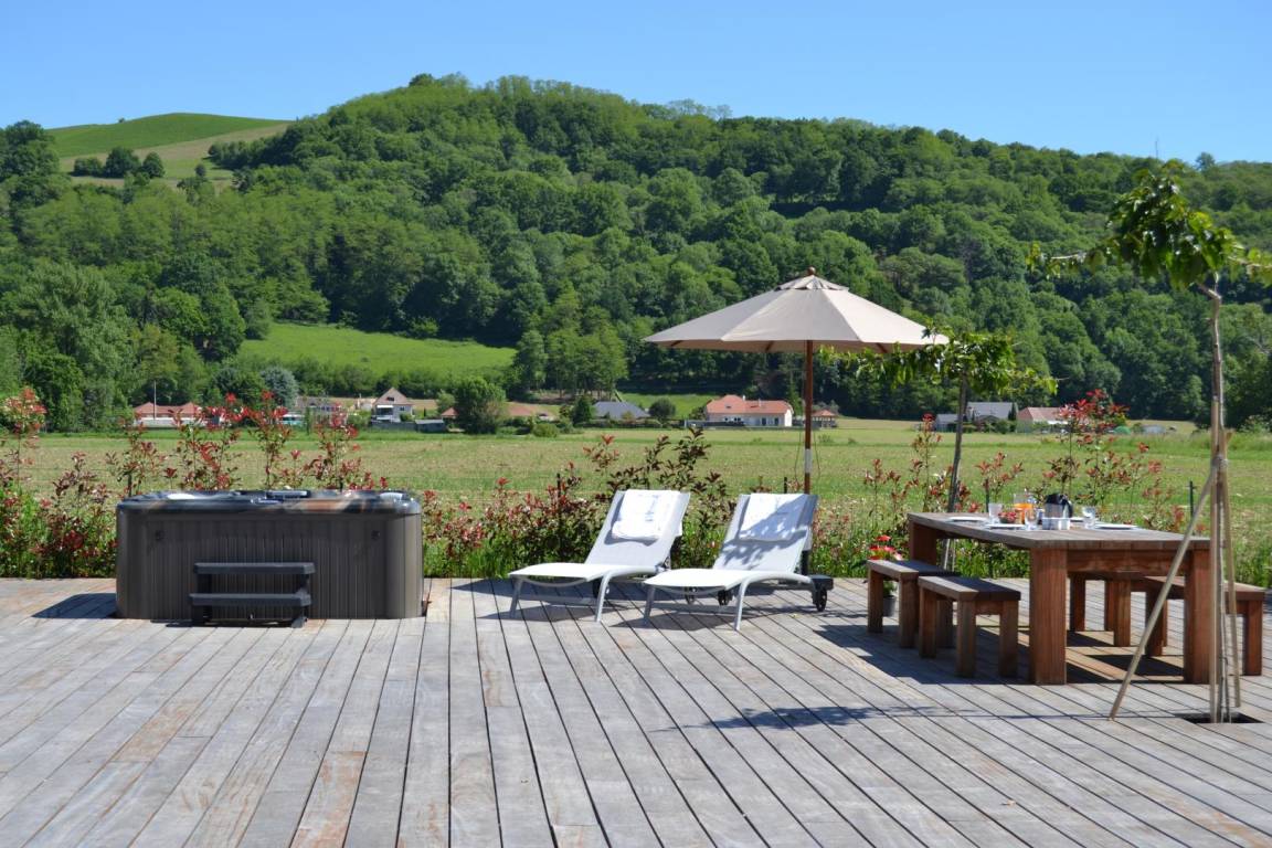 130 M² Mökki ∙ 4 Makuuhuonetta ∙ 8 Vierasta - Lourdes