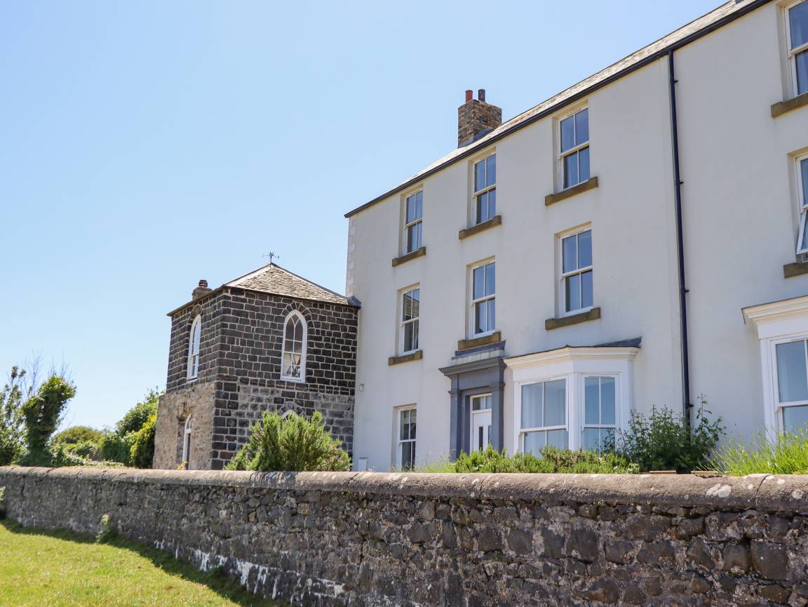 Cottage ∙ 6 Bedrooms ∙ 12 Guests - Seahouses