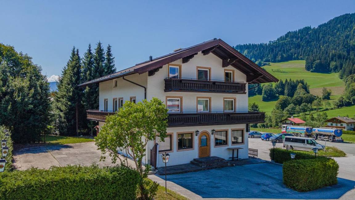 400 M² Ferienhaus ∙ 10 Schlafzimmer ∙ 23 Gäste - Söll