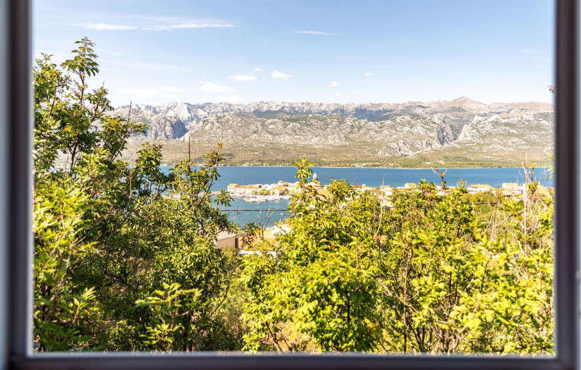 170 M² Apartment ∙ 2 Bedrooms ∙ 4 Guests - Starigrad