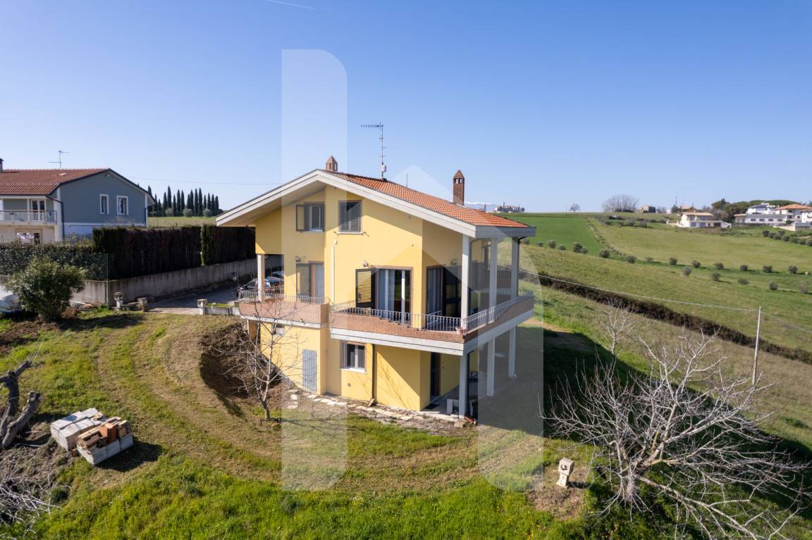 Villa ∙ 7 Schlafzimmer ∙ 10 Gäste - Alba Adriatica