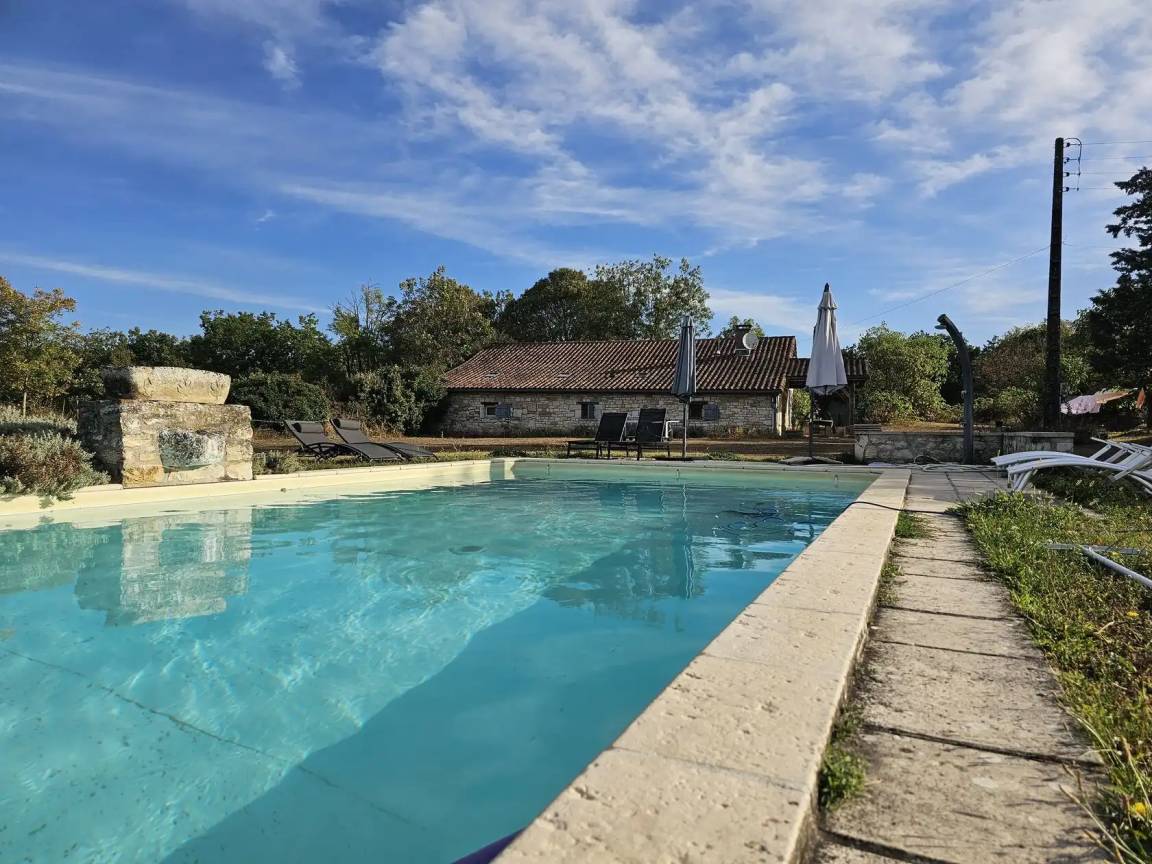 200 M² House ∙ 5 Bedrooms ∙ 13 Guests - Lot