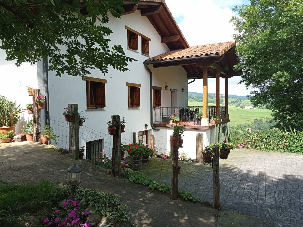 150 M² Apartamento ∙ 5 Habitaciones ∙ 14 Huéspedes - País Vasco