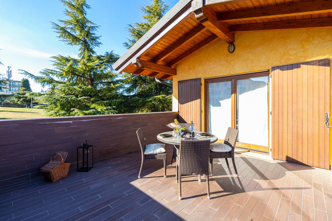 60 M² Appartamento Vacanza ∙ 1 Camera Da Letto ∙ 4 Ospiti - Desenzano del Garda