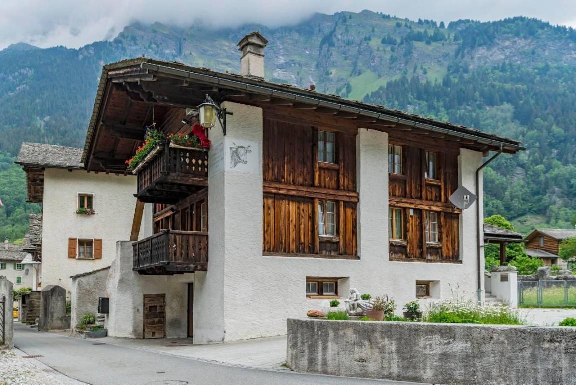 70 M² Apartamento ∙ 2 Habitaciones ∙ 4 Huéspedes - Maloja