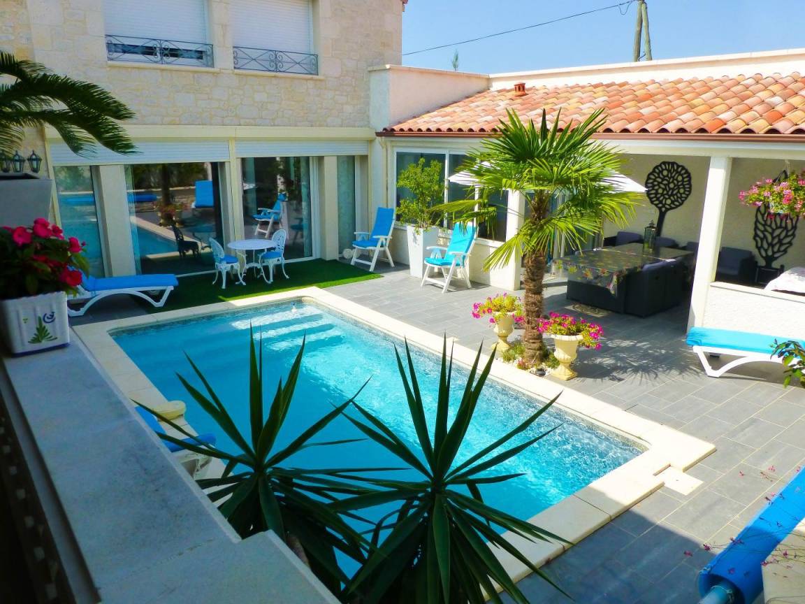 150 M² Gîte ∙ 3 Chambres ∙ 6 Personnes - Albas