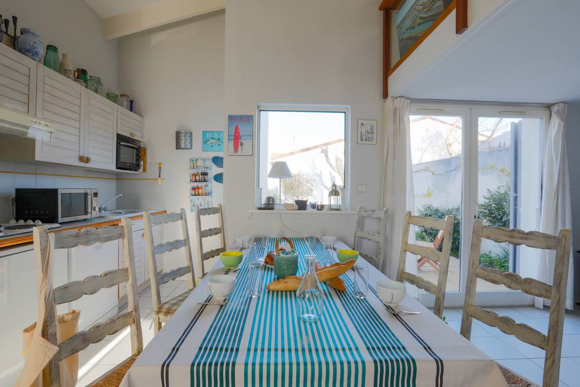 75 M² House ∙ 2 Bedrooms ∙ 6 Guests - Ars-en-Ré