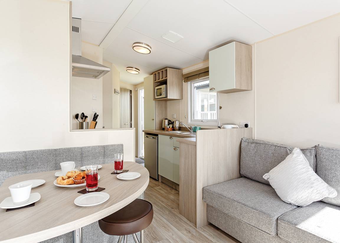 Caravan ∙ 2 Bedrooms ∙ 4 Guests - Stratton