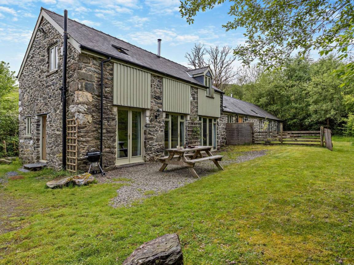Cottage ∙ 2 Bedrooms ∙ 4 Guests - Machynlleth