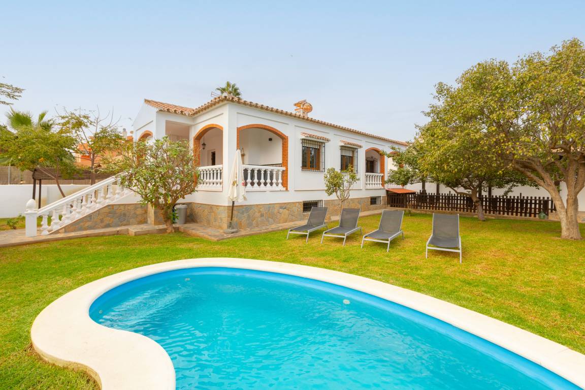 200 M² Huis ∙ 4 Slaapkamers ∙ 10 Gasten - Torremolinos