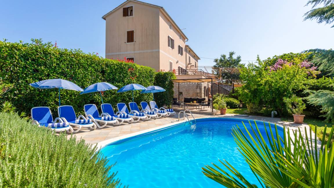 180 M² Villa ∙ 5 Slaapkamers ∙ 12 Gasten - Cres