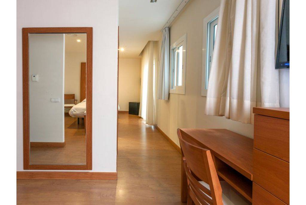 27 M² Hotel ∙ 3 Hóspedes - Blanes