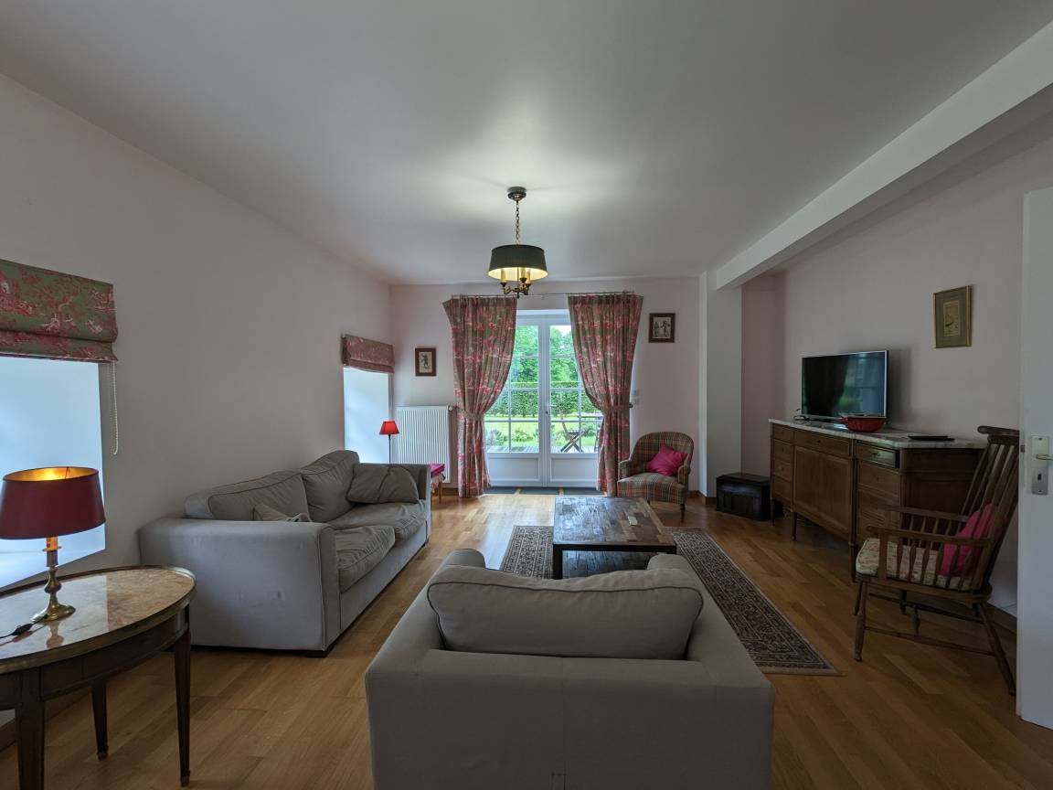 180 M² Cottage ∙ 4 Chambres ∙ 14 Personnes - Châteauroux