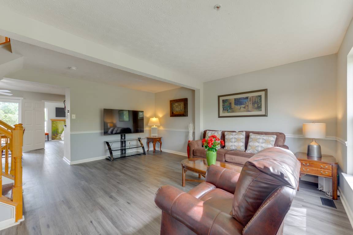 139 M² Huoneisto ∙ 4 Makuuhuonetta ∙ 8 Vierasta - Essex, MD