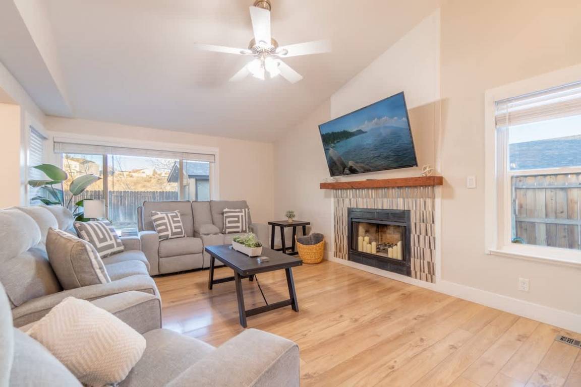 House ∙ 3 Bedrooms ∙ 6 Guests - Reno, NV