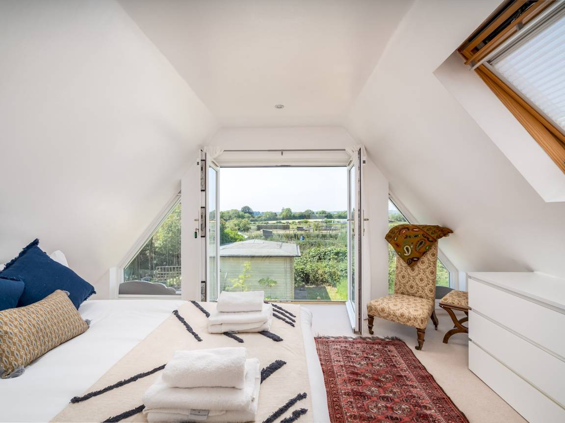 93 M² House ∙ 1 Bedroom ∙ 4 Guests - Thame